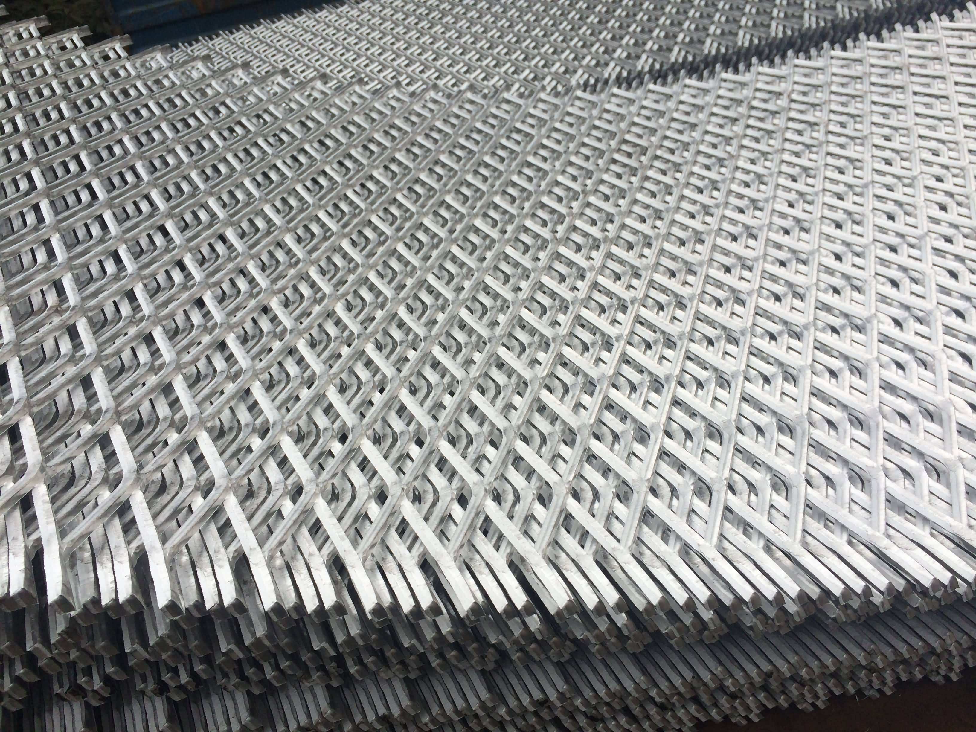 Expanded Metal Mesh's machining tolerances and welding process ...